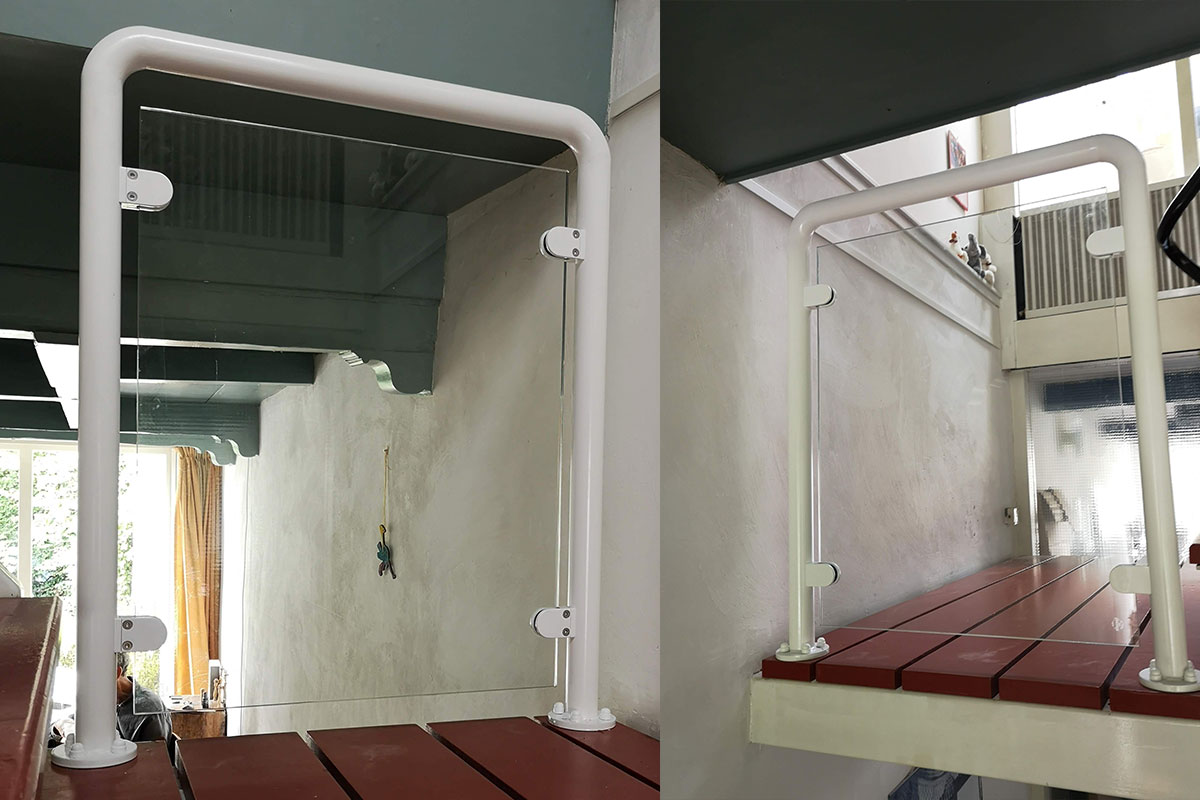 glazen balustrade op bordes in Haarlem - Balkonhekwerk