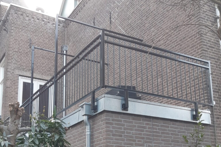 Stalen balustrade op dakterras in Gouda: stijlvol, sterk en veilig